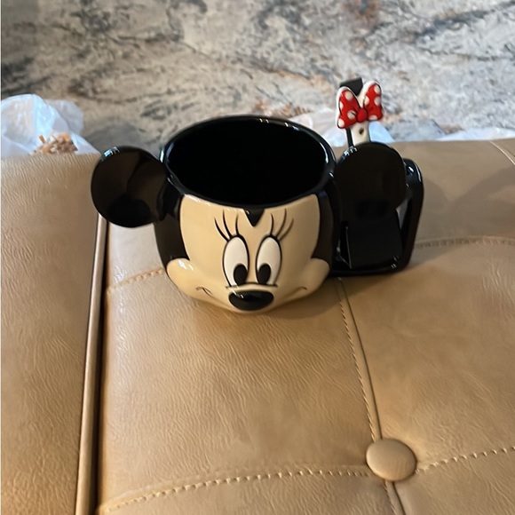Disney | Dining | Disneys Oversized Minnie Mouse Cup Complete With A ...